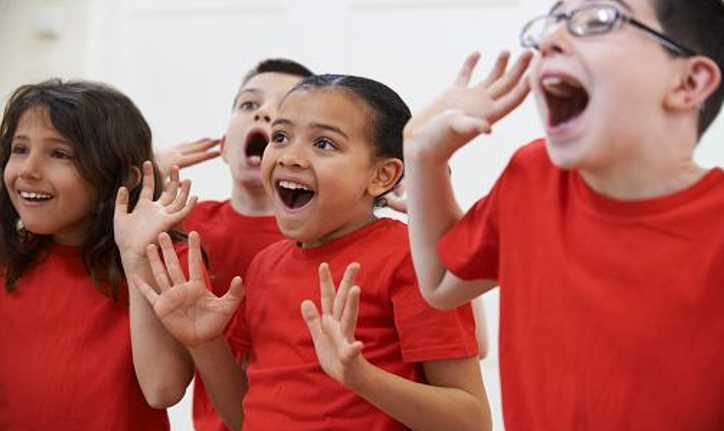 Thinking of Becoming an Actor? Here Is What You Should Expect! - Tat Hit