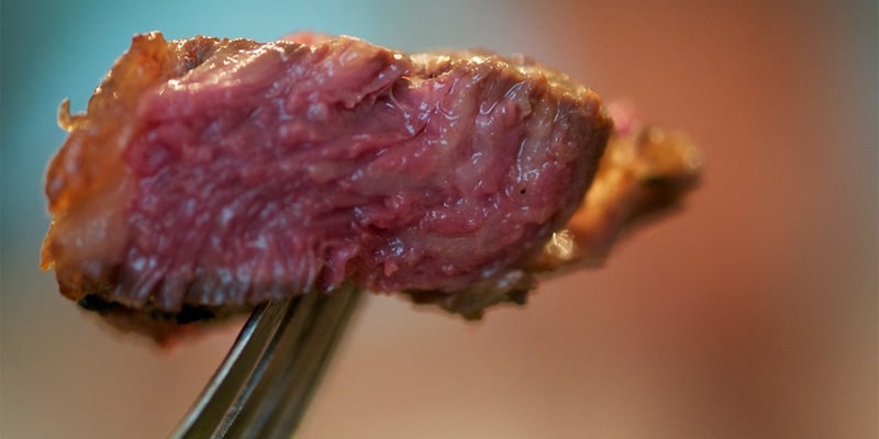 What is a Blue Steak and is Blue Rare Steak Safe to eat? - Tat Hit